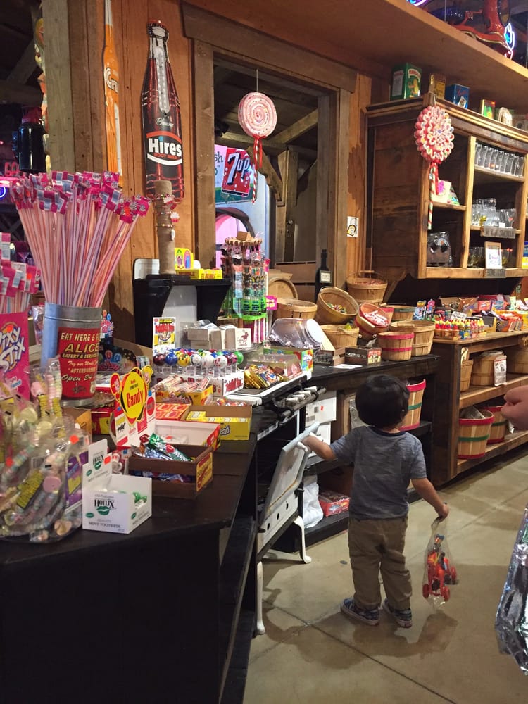 Candy & Snacks – Simonian Farms